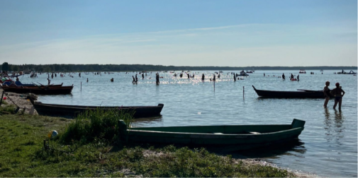 Спека, прохолодна водичка і качечки: як минають останні літні дні на ...